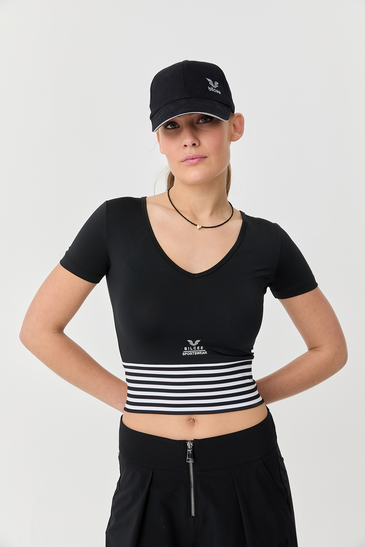 Kadın Siyah Kısa Kollu Crop Body 0077 Modeli ve Fiyatı